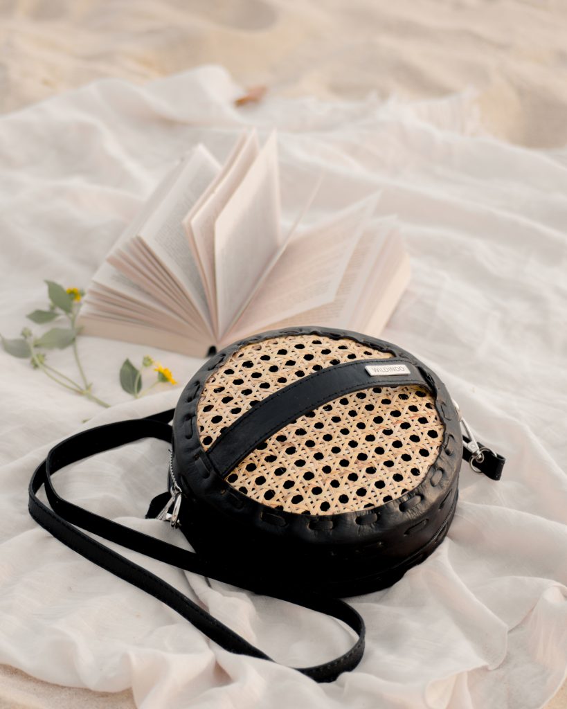 mini Nomi Crossbody Black - Wildindo